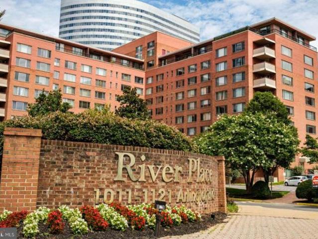 1121 Arlington Blvd #223, Arlington, VA 22209