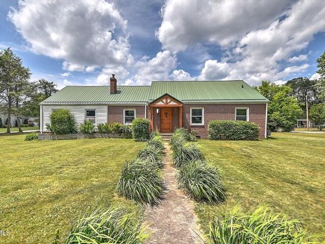 1121 Broad St, Elizabethton, TN 37643
