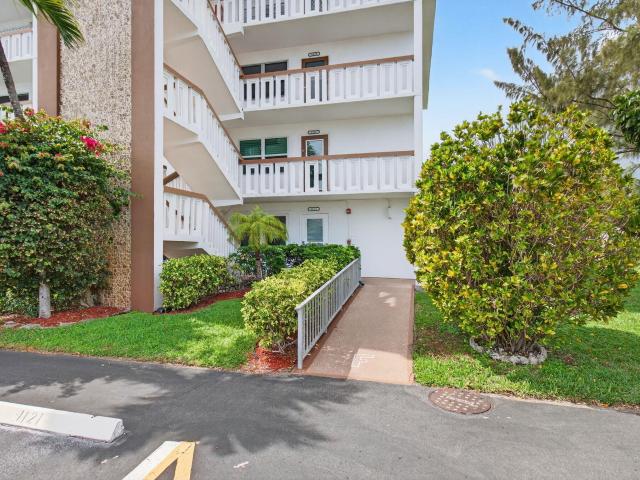 1121 Cambridge F, Deerfield Beach, FL 33442 | MLS #B26003 | Compass