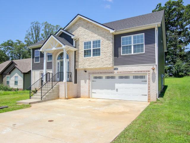 1121 Cardinal Creek Dr