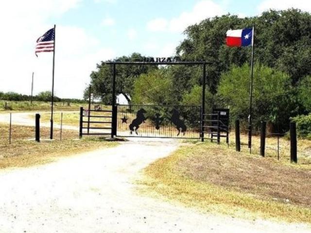 1121 Colony Dr, Normanna, TX 78142