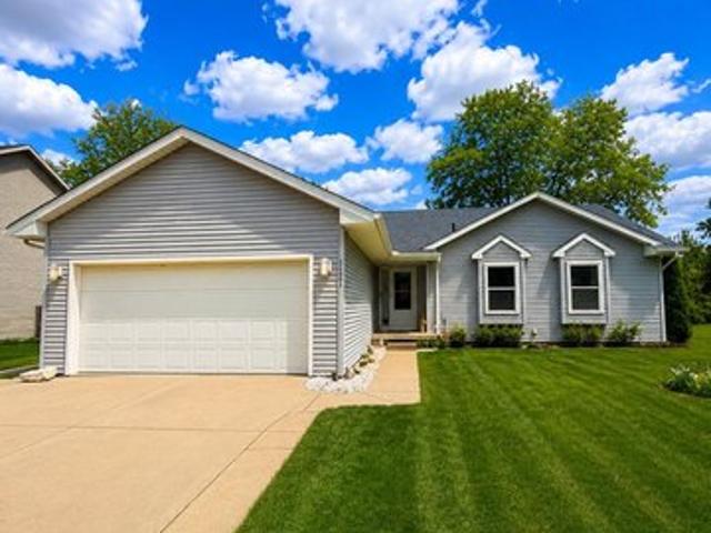 1121 Durango Dr, Lansing, MI 48917