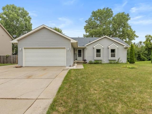 1121 Durango Dr, Lansing, MI 48917