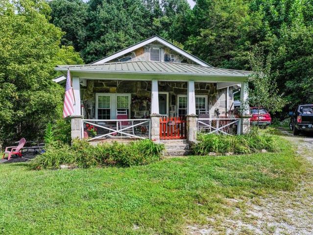 1121 Deep Gap Rd, Bryson City, NC 28713