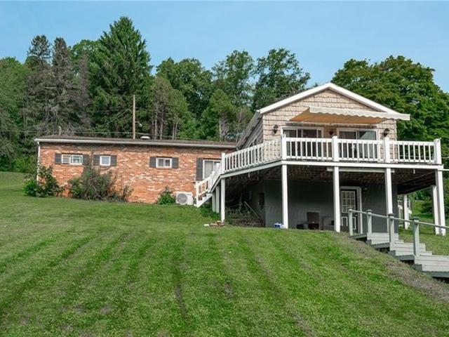 1121 Dixon Rd, Clymer, PA 15728