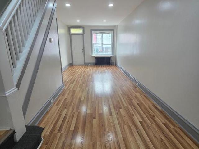 1121 Douglass Street