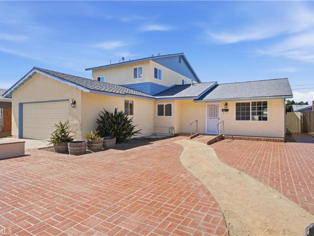 1121 E Lemon