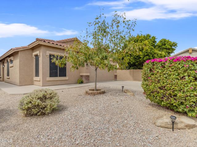 1121 E RANCH Court