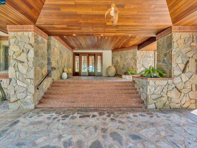 1121 Eagle Nest Ct
