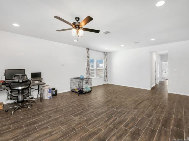 1121 Esplanade Pkwy