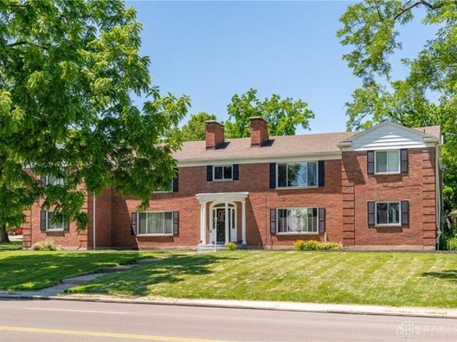 1121 Far Hills Ave, Oakwood, OH 45419