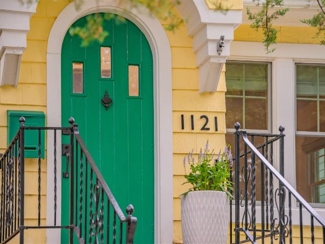 1121 Ferdon Road