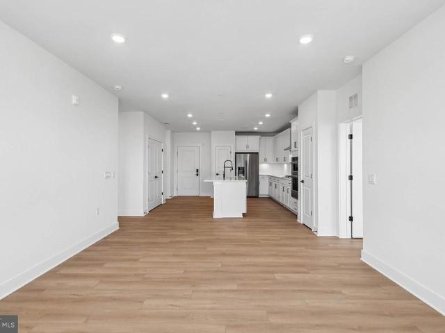 1121 Fortune Terrace # 303