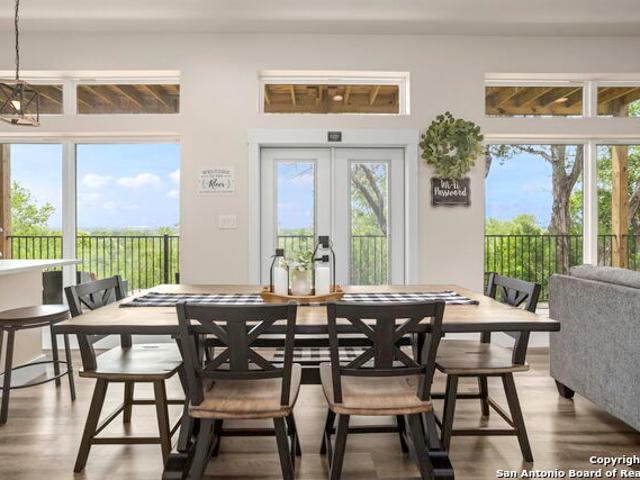 1121 Gruene, Unit B