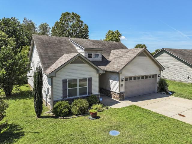 1121 Halverson Dr