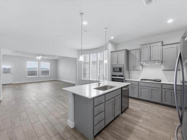 1121 Knightsbridge Road