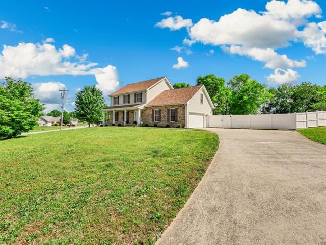 1121 Lucas Wayne Dr, Clarksville, TN 37043