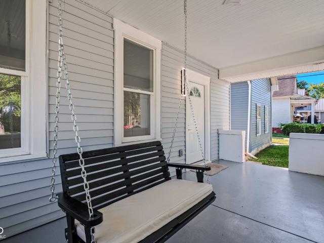 1121 Lafayette Avenue
