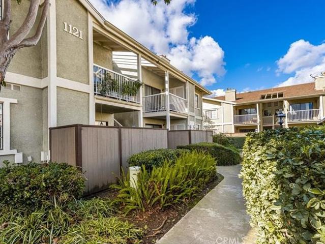 1121 Packers Cir #51, Tustin, CA 92780