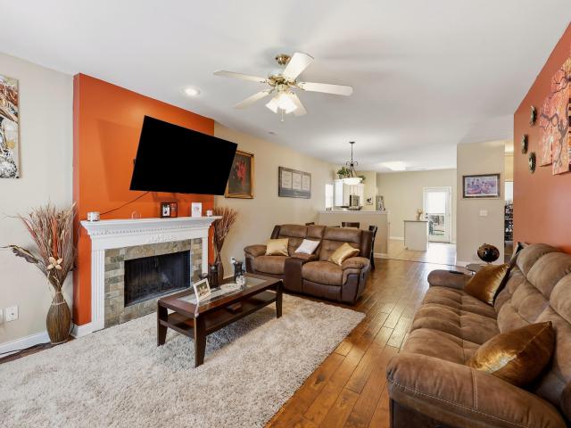 1121 Parliament Way