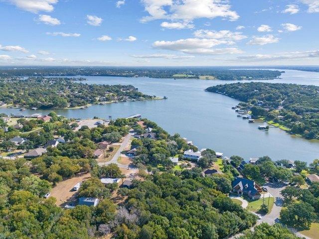 1121 Pawnee Trl, Granbury, TX 76048