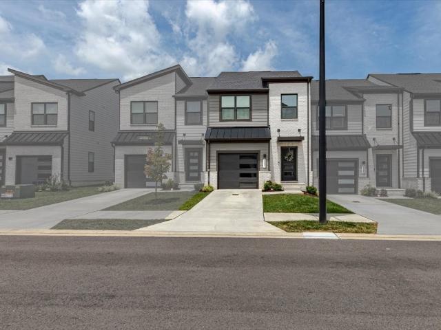1121 Riverbrook Dr