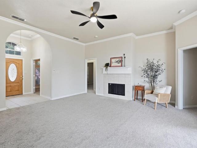 1121 SW Hillside Drive