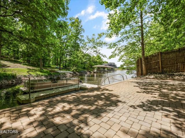 1121 S Sequoyah Drive