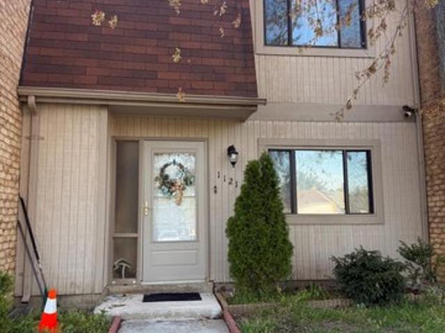1121 Shannon Pl, Herndon, VA 20170