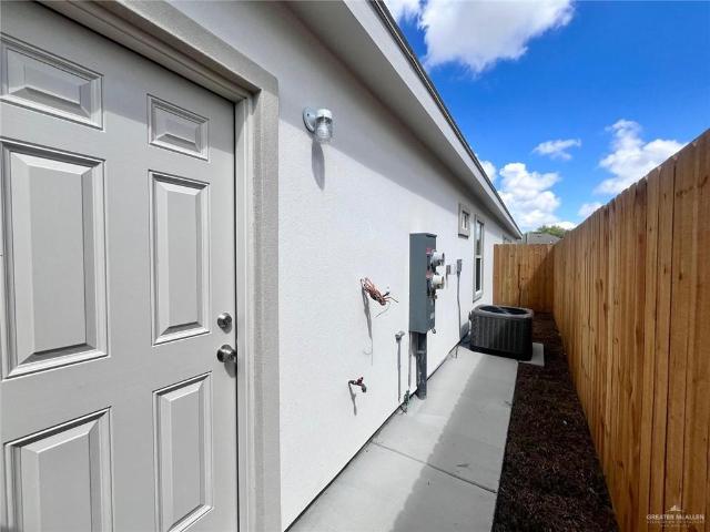 1121 Shavano Drive 1