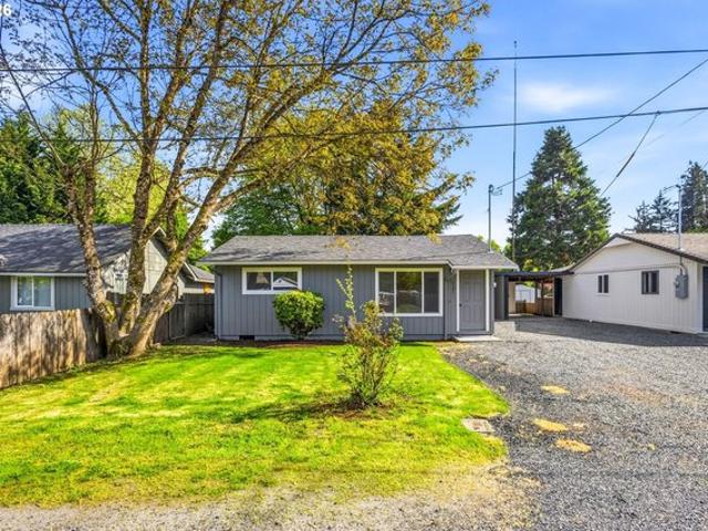1121 Spruce St, Sweet Home, OR 97386
