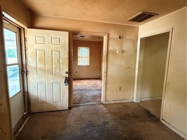 1121 Turnpike Road