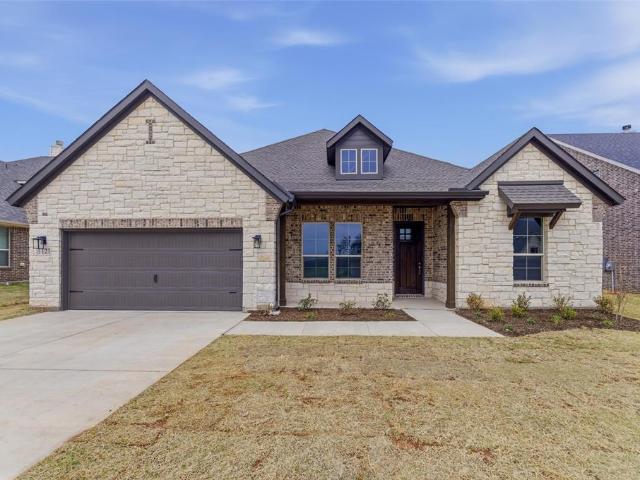 1121 Trinity Dr, Springtown, TX 76082 | MLS #21132