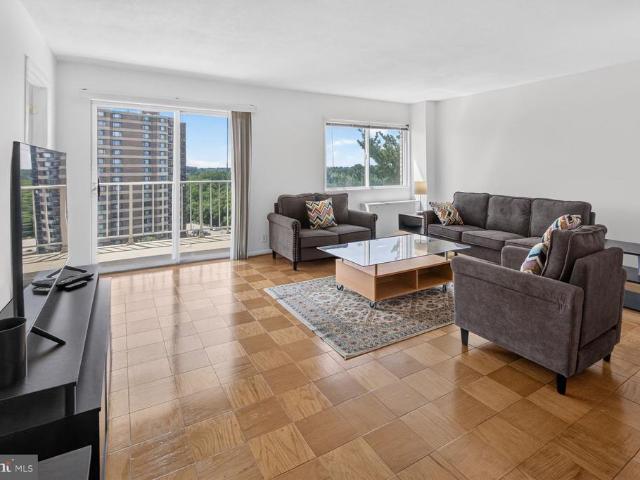 1121 University Boulevard W # 1013 B