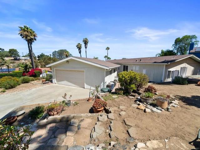 1121 Vista Bonita Dr, Vista, CA 92083