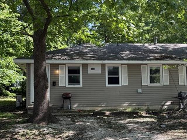 1121 W Elm Arc, Springfield, MO 65806