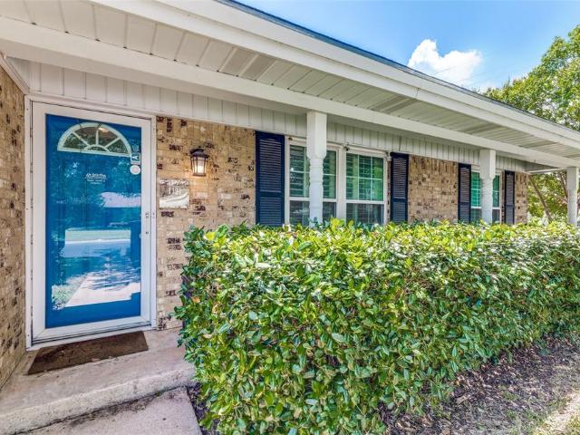 1121 W Redbud Drive