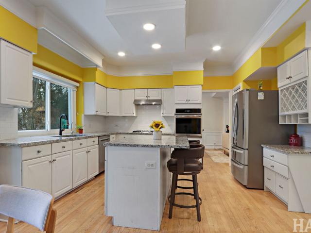 1121 Williamsburg Circle