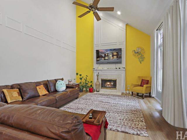 1121 Williamsburg Circle