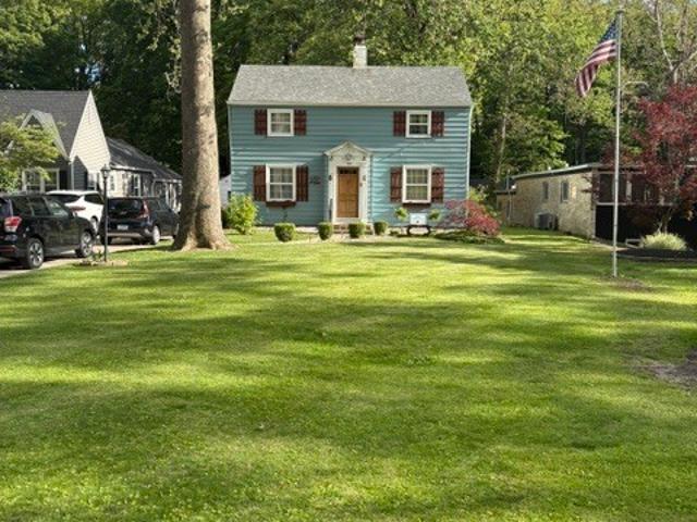 1121 Woodlawn Drive