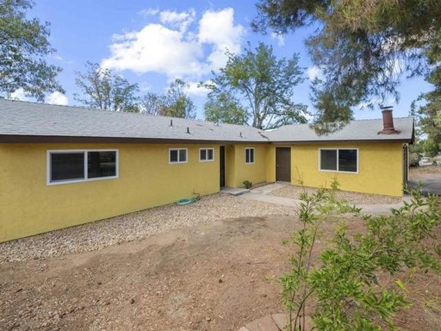 1121 11th St, Ramona, CA 92065