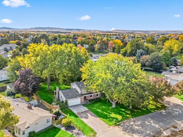 11223 Meadowbrook Dr