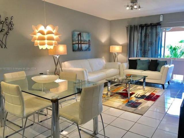11223 SW 88th St #215C, Miami, FL 33176
