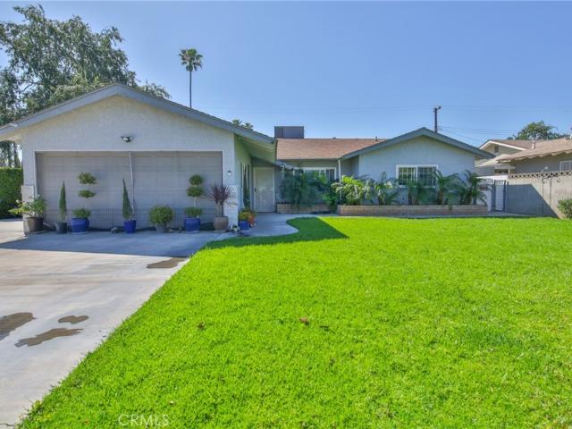 11220 Rogers St, Riverside, CA 92505 | MLS #CV26083 | Compass