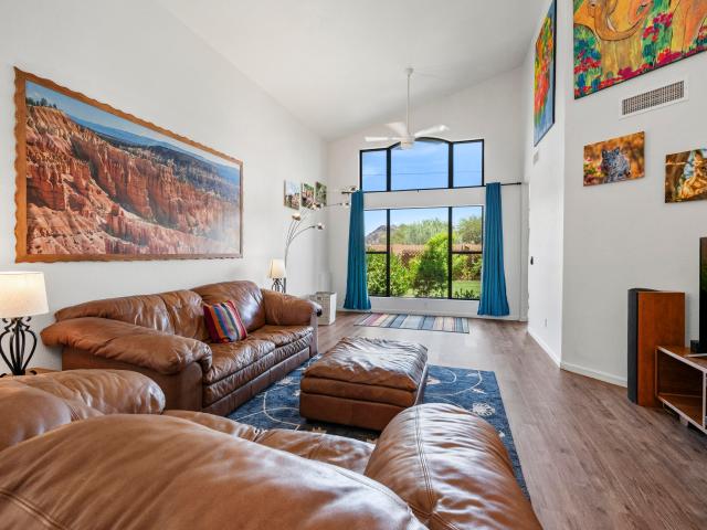 11225 N 11TH Place