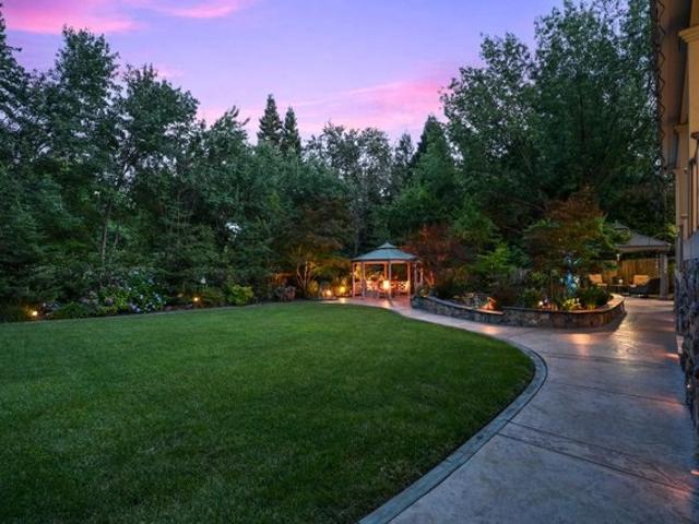11225 Sunrise Ridge Cir, Auburn, CA 95603