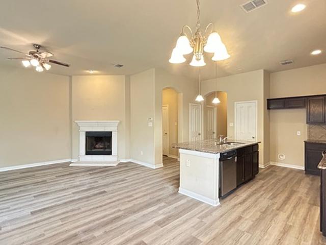 11226 Camp Creek Trl
