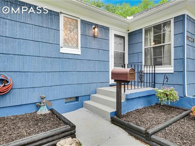 11228 Jackson Ave, Kansas City, MO