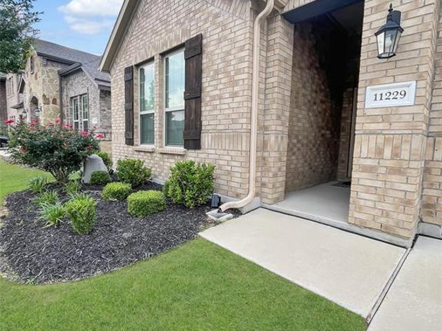 11229 Yellow Rose Way