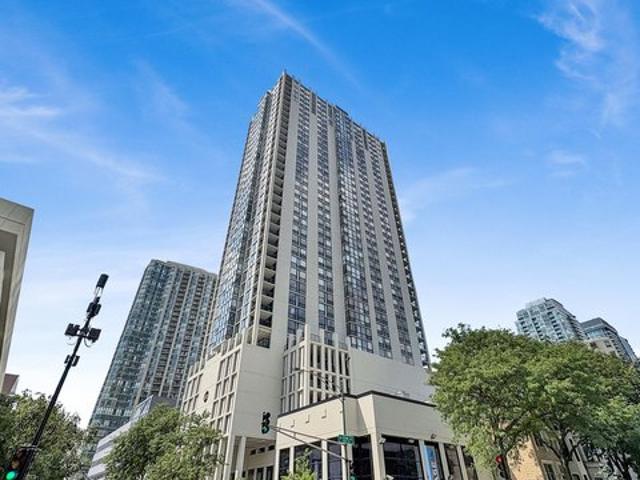 1122 N Clark St Apt 1402, Chicago, IL 60610